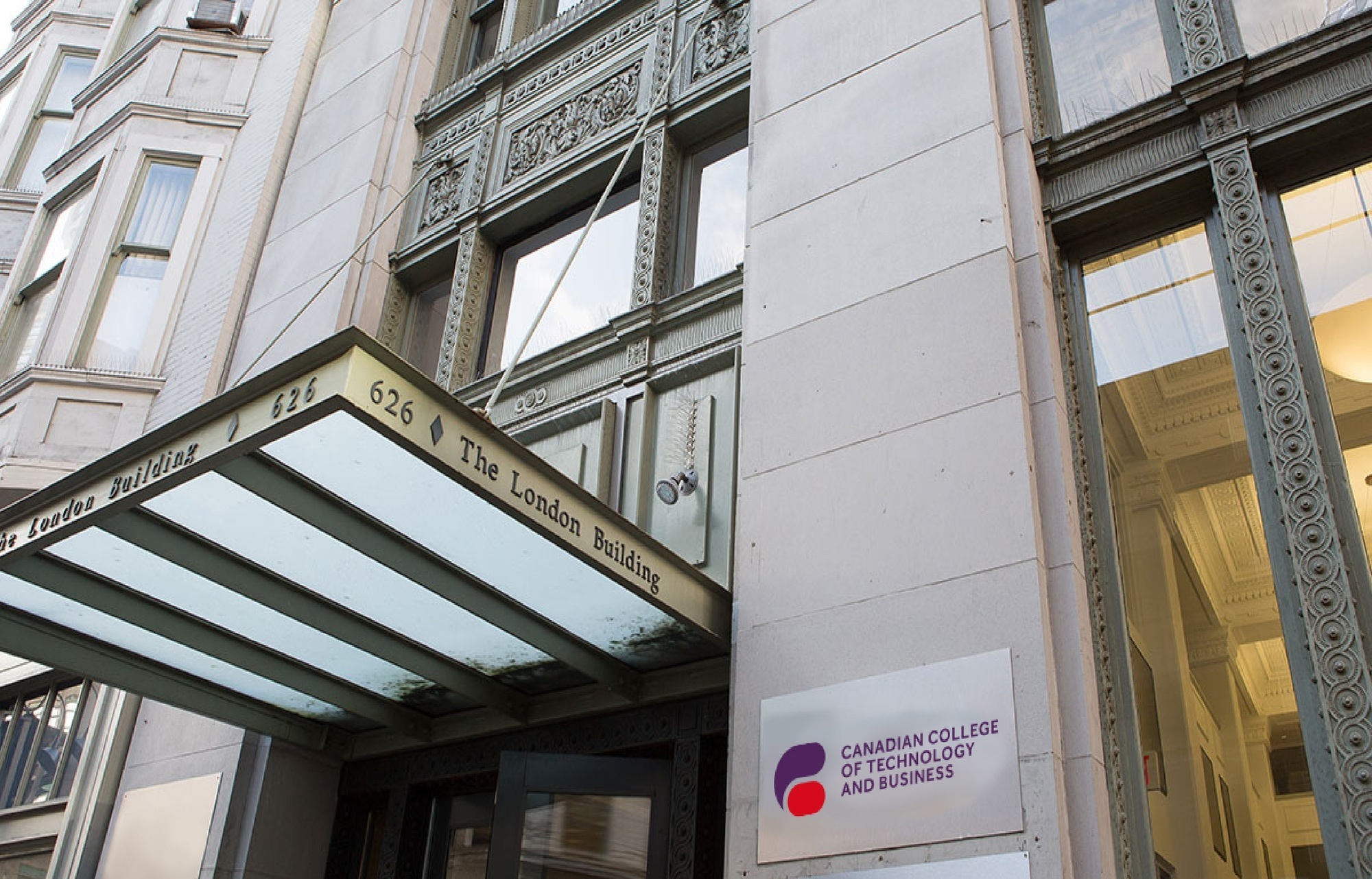 Motivos para estudar T.I em Vancouver com a CCTB